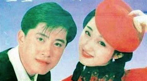 杨钰莹与毛宁的《我悄悄的蒙上你的眼睛》，男帅女美，金童玉女音乐流行乐好看视频