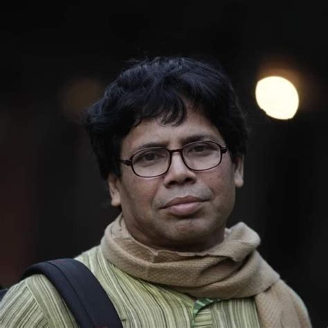 বইবাড়ি মানিকগঞ্জ আজ দেশের খ্যাতিমান প্রচ্ছদ শিল্পী মাসুক হেলাল এর