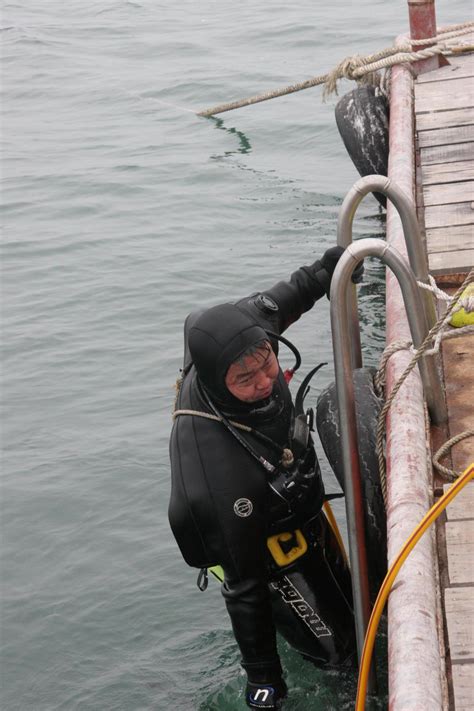 “시야 가린 뻘밭 더듬어 유물 탐사… 日서도 배우러와요”