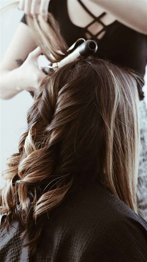 How To Highlight Hair At Home