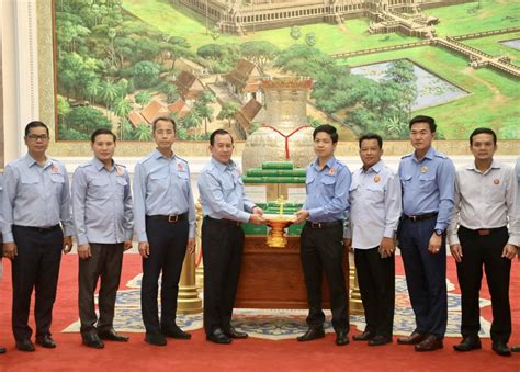 ពិធីប្រគល់ ទទួល សៀវភៅជាវណ្ណកម្ម របស់ក្រុមប្រឹក្សានីតិកម្ម នៃក្រសួងសេដ្ឋកិច្ច និងហិរញ្ញវត្ថុ