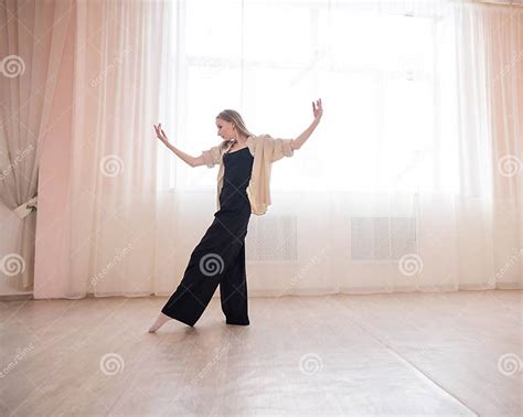 Caucasian Woman Dancing Contemporary In Ballet Class Rehearsal Stock
