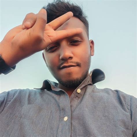 হোটেলে গেছেন ভালো কথা আবার ভিডিও করে ছাড়া আর কি দরকার আছে ভাই 🥱🙂