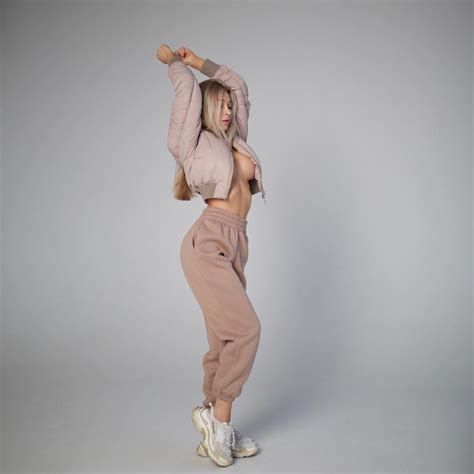 Sideboob Scrolller