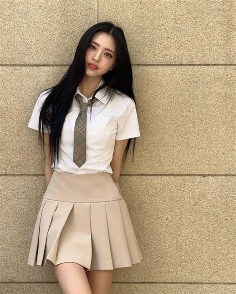 교복이 잘 어울리는 ITZY 유나