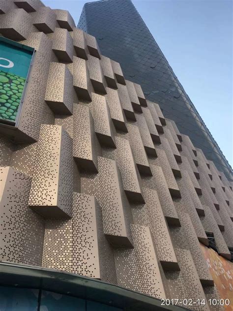 铝单板属于铝材吗 铝单板的原材料是什么 复合板是什么材料 大山谷图库