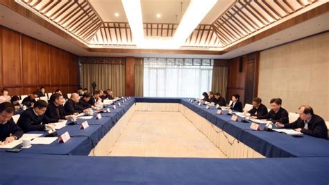 黄莉新在金华调研时强调：以更高标准推动省级新区特色小镇高质量发展