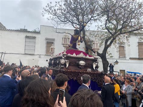 Las Tres Caídas La única Cofradía En La Calle El Prendimiento Tampoco