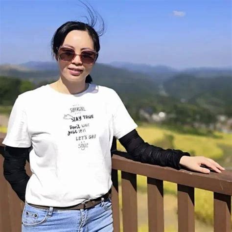 天台好教师裘会华 心中有爱 温暖有度 发掘学生闪光点 备课组