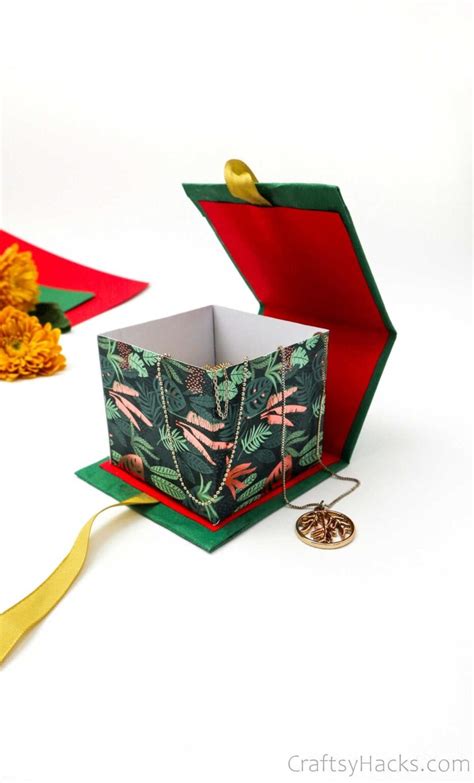 How To Make A Gift Box Step By Step Tutorial Craftsy Hacks