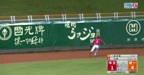 0503 味全 Vs 統一 三局下，胡金龍敲出左外野方向二壘安打！味全策動6 4 3雙殺守備，成功化解統一攻勢！