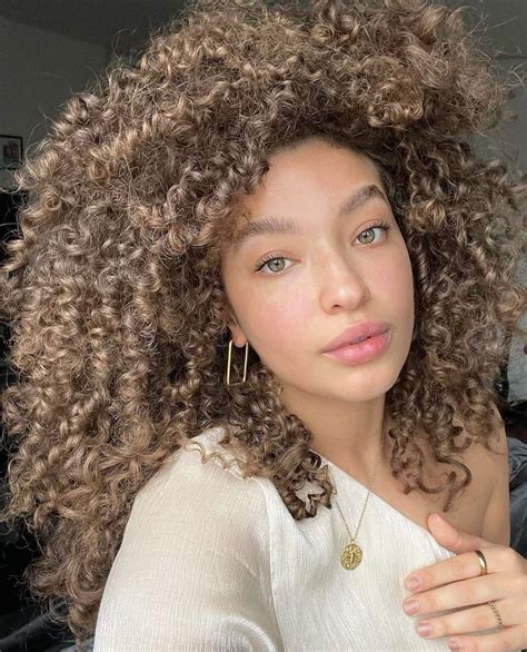 Pin Em Curlylicious ღ