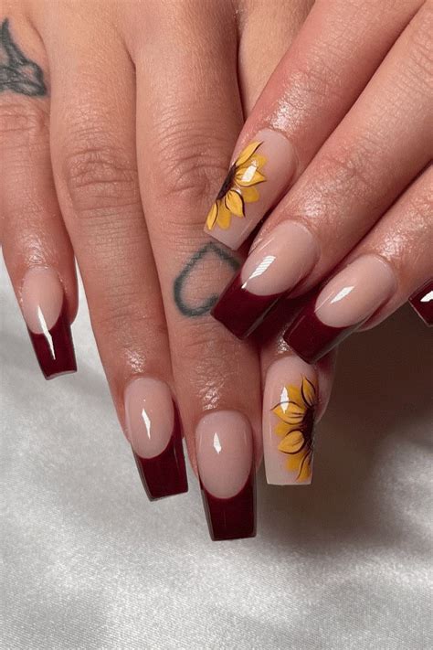 40 Sunflower Nails That Will Make You Literally Swoon