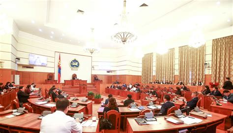 ЧУУЛГАН У Хүрэлсүхийн Засгийн газрыг огцруулах асуудлаар хэн юу хэлэв