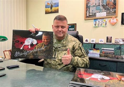 Календарі із автографом Головнокомандувача ЗСУ про українських