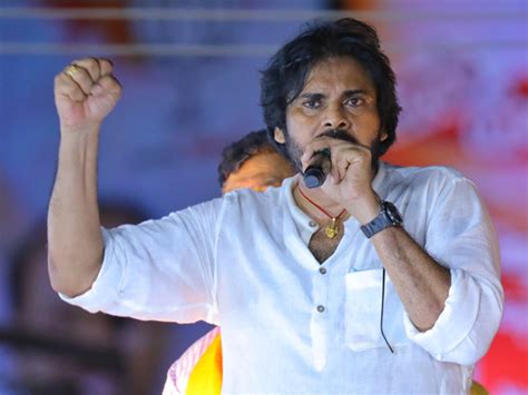 Pawan Kalyan పవన్ కళ్యాణ్ కు ఈసీ నోటీసులు జగన్ పై అనుచిత వ్యాఖ్యలకు