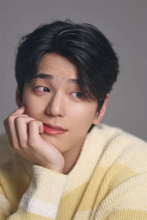 【韓国記事】俳優キム・ミンギュ、新プロフィール一段と成熟した魅力 World Entertainment