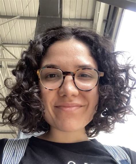 Ana Frango Elétrico confirma ascensão ao vivo Célula POP