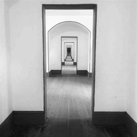7 Tips For Creating Symmetry In Your Iphone Photos