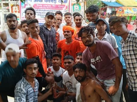 Shiva Devotees Took Out Dak Kanwad Yatra In Kanpur कानपुर में शिव