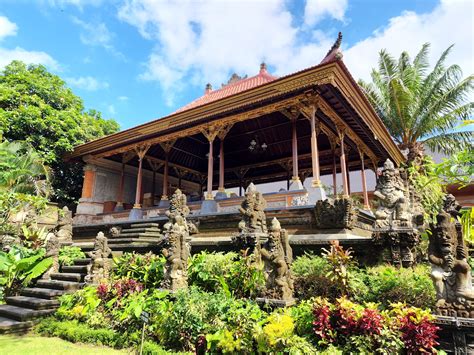 Королевский дворец Puri Saren Puri Saren Ubud Достопримечательность на