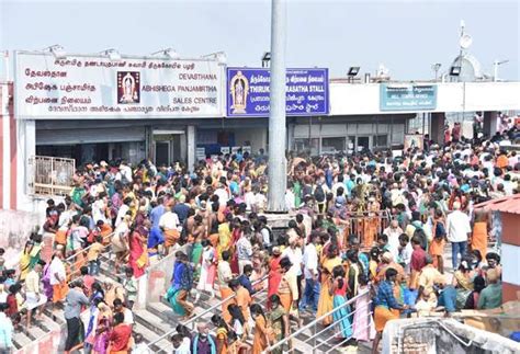 நாளை மாலையுடன் பழனி முருகன் சன்னதி மூடப்படும் என்பதால் இன்று பெரும்