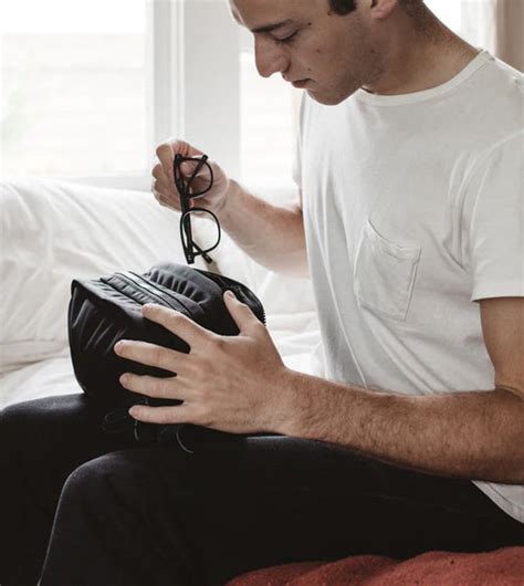 Mens Travel Grooming Kit And Toiletry Bag Everyman