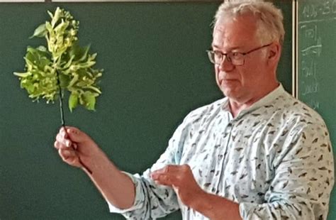 Baumexperte Roland Bock begeistert Brühler Kinder mit Buchlesungen