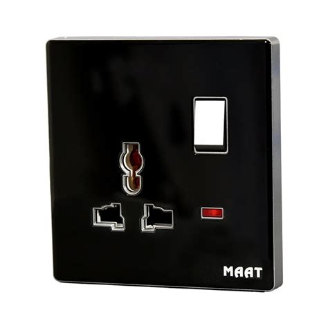 M8 1 Gang Universal Switched Socket With Indicator Maat