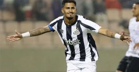 Santos vence o Corinthians e abre vantagem na final do Paulistão Sub 20