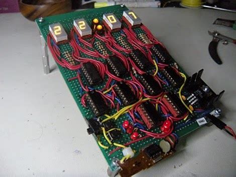 Clock Sans Microcontroller Hackaday