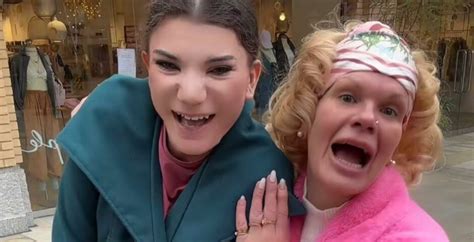 Clout Fights Nits The Weird Tiktok World Of Chelsea Lee Art And Elphaba