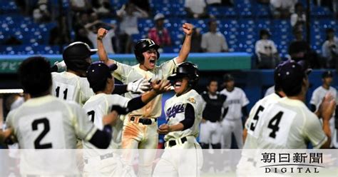 東京高校のエース永見光太郎、涙止まらず チームが救い初の4強 高校野球 東京都 ：朝日新聞
