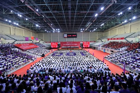 南开大学举行2019级研究生开学典礼 5000余名新生以青春告白祖国