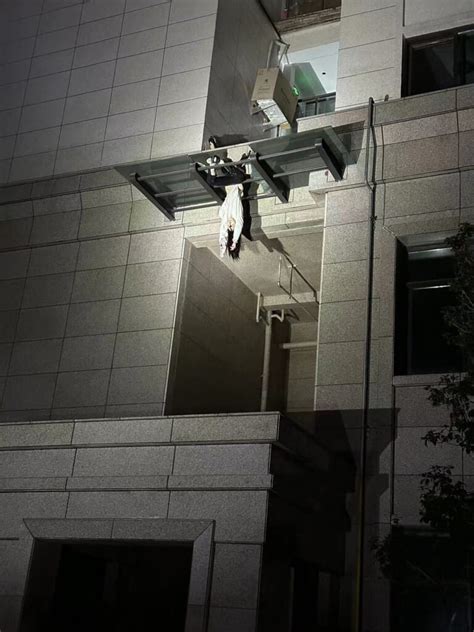 【閲覧注意】彼氏に会うためマンション9階の窓から抜け出したjk、翌日おぞましい姿で発見される（画像） ポッカキットポッカキット