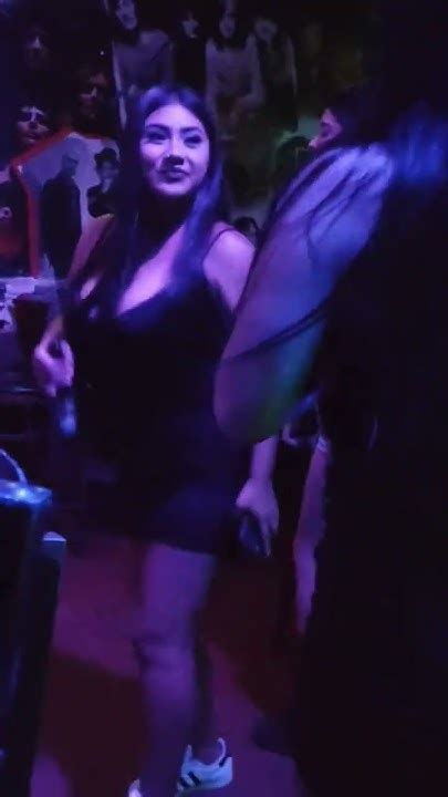 Morras Bailando Cumbia Wepa Youtube