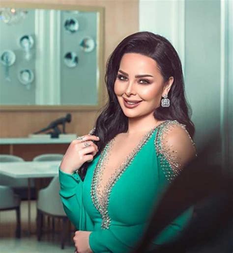 بإطلالة ساحرةديانا كرزون تخطف الأنظار بفستان أنيق مصراوى