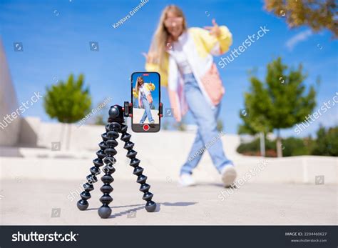 4567 張 Tech Influencer 圖片、庫存照片和向量圖 Shutterstock