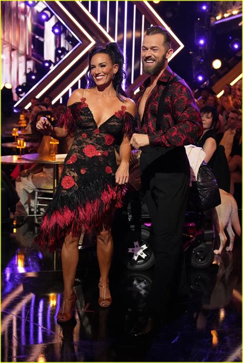 Charli Damelio Receives Highest Score For Dwts Week 1 Bf Landon