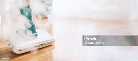스팀 청소기로 바닥 청소 배너 및 복사 공간 클리닝 서비스 컨셉 증기에 대한 스톡 사진 및 기타 이미지 증기 청소부 가사 집안일 Istock