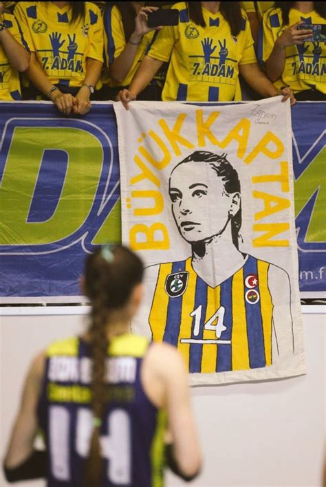 Sudelllqqqq Adlı Kullanıcının Spiderman Panosundaki Pin Voleybol