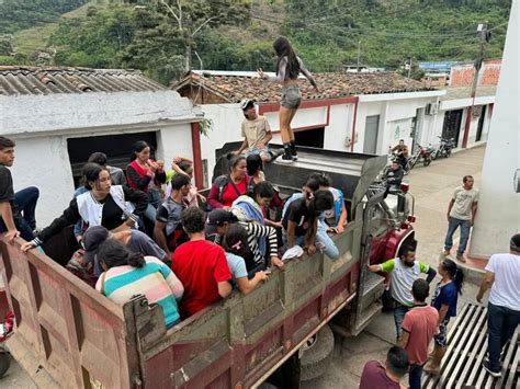 Comunidad Encontró 15 Cuerpos Tras Enfrentamientos Entre El Eln Y Las