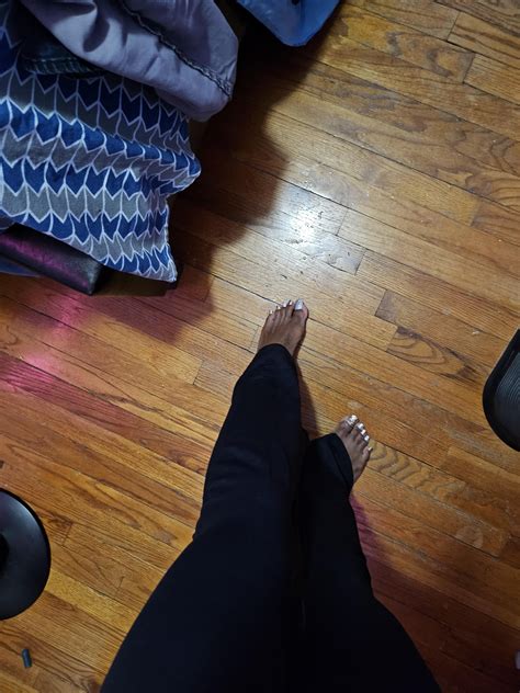 My Sliver And Gold Toenails With And Without Flare Leggings Rfreefeet