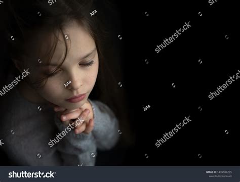 92 116 기도하는 소녀 이미지 스톡 사진 및 벡터 Shutterstock