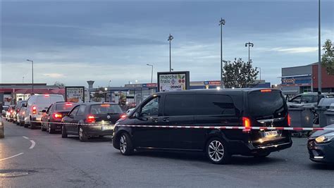 Long Queues Outside Gas Stations In France On Last Day Of Fuel Discount