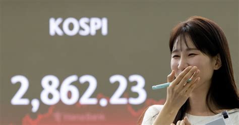 ‘삼성전자 훈풍 탄 코스피 29개월 만에 최고치