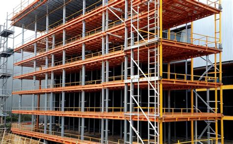 Inspection Engineers Observe Scaffold Assembly Sequence