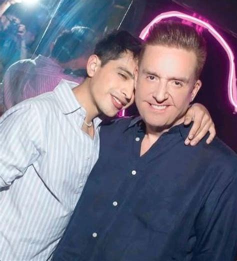 Novio De Daniel Bisogno Lo Deja Por No Querer Presumirlo Ahora él Sale