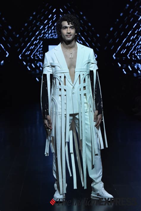 Lakme Fashion Week X FDCI Sobhita Dhulipala Sonakshi Sinha Shilpa