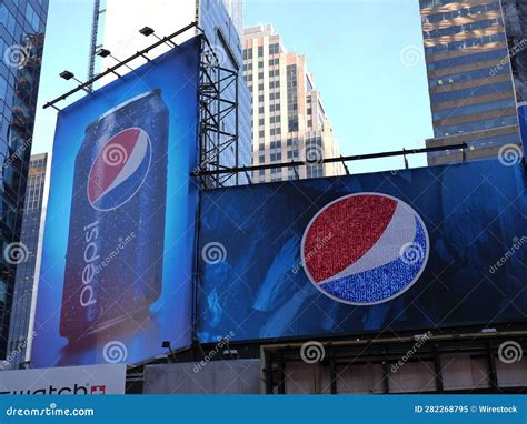 Cierre De Un Afiche Publicitario De Pepsi En La Ciudad De Nueva York